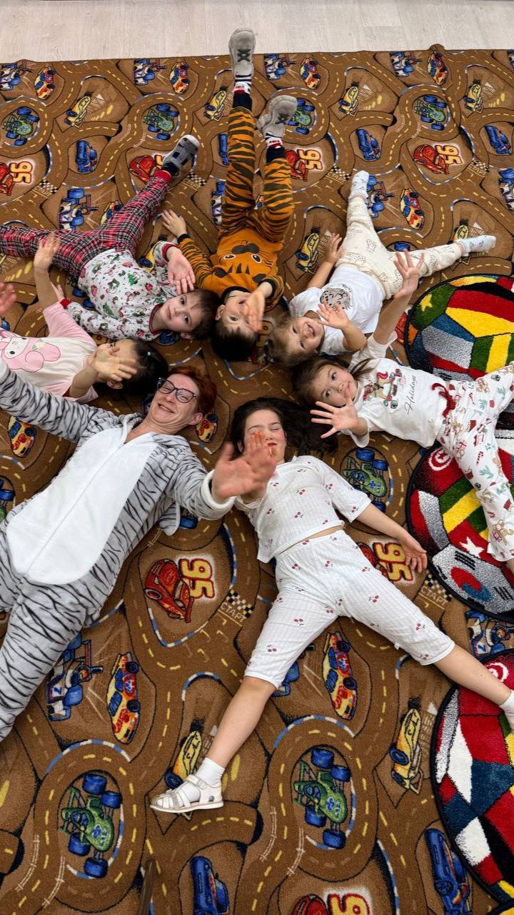 ПИЖАМНИК В частном детском саду (Ульяновск) «НЕПОСЕДЫ» - ВЕЧЕРИНКИ, О КОТОРЫХ ДЕТИ РАССКАЗЫВАЮТ ДОМА