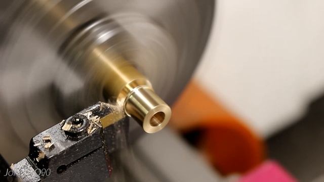 Двигатель Стирлинга на солнечной энергии