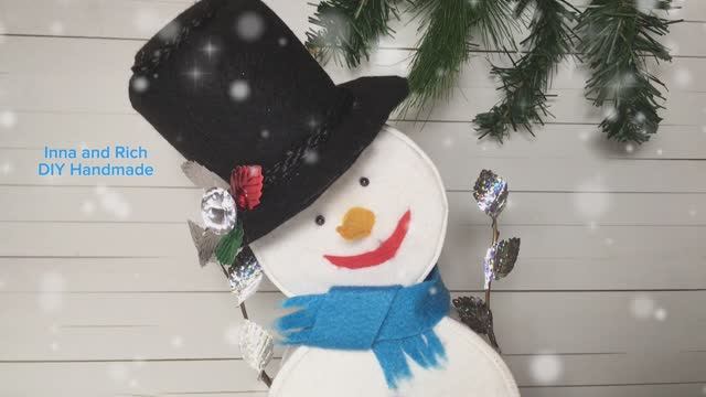 Из упаковки и втулки Снеговик DIY