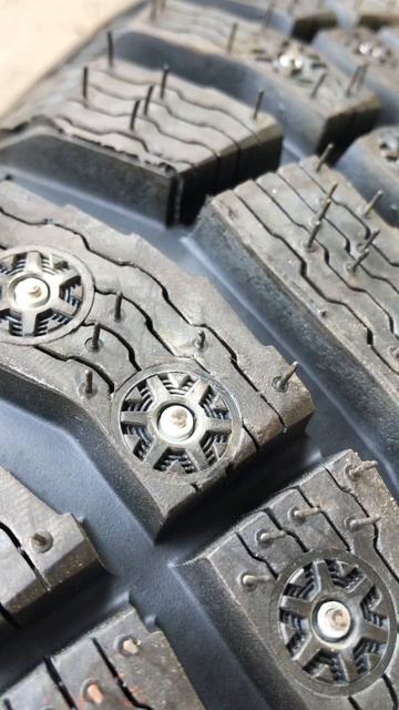 Michelin X-Ice North 4 - отличные зимние шипованные шины, но производство пока не в России