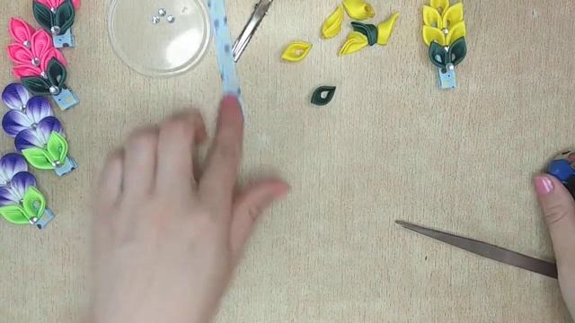 Заколки из репсовой ленты .