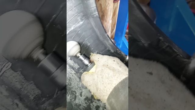 Зачистка под боковой пластырь высокооборотистой машинкой.