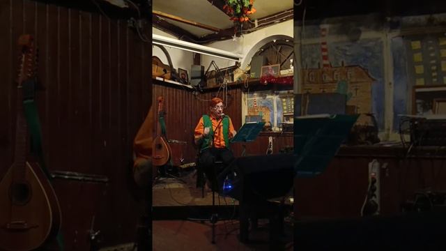 Поэт Эд Покров в "Археологии"