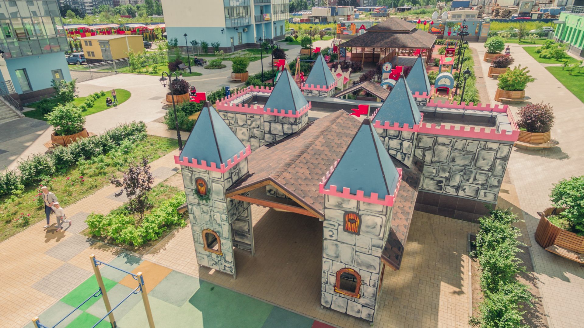 Комплекное благоустройсто арт-объектами ЖК Граффити. г.Санкт-Петербург.