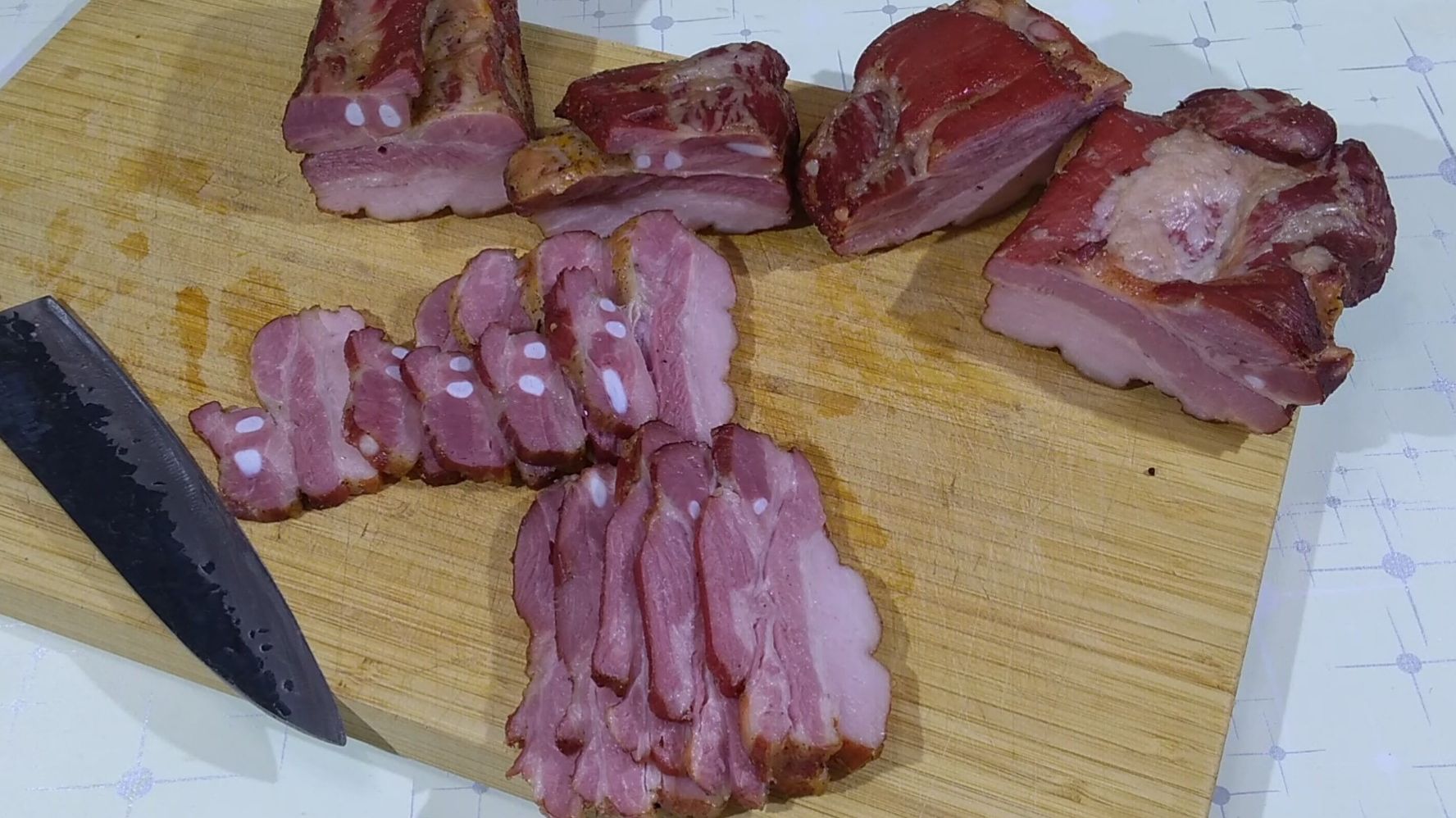 Мясная грудинка в духовке.