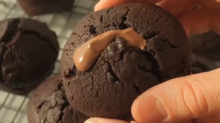 Сегодня на десерт шоколадные КЕКСЫ с вишней...🧁🍫🍒😋