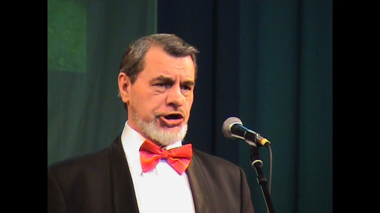 Поёт Александр Алексеев