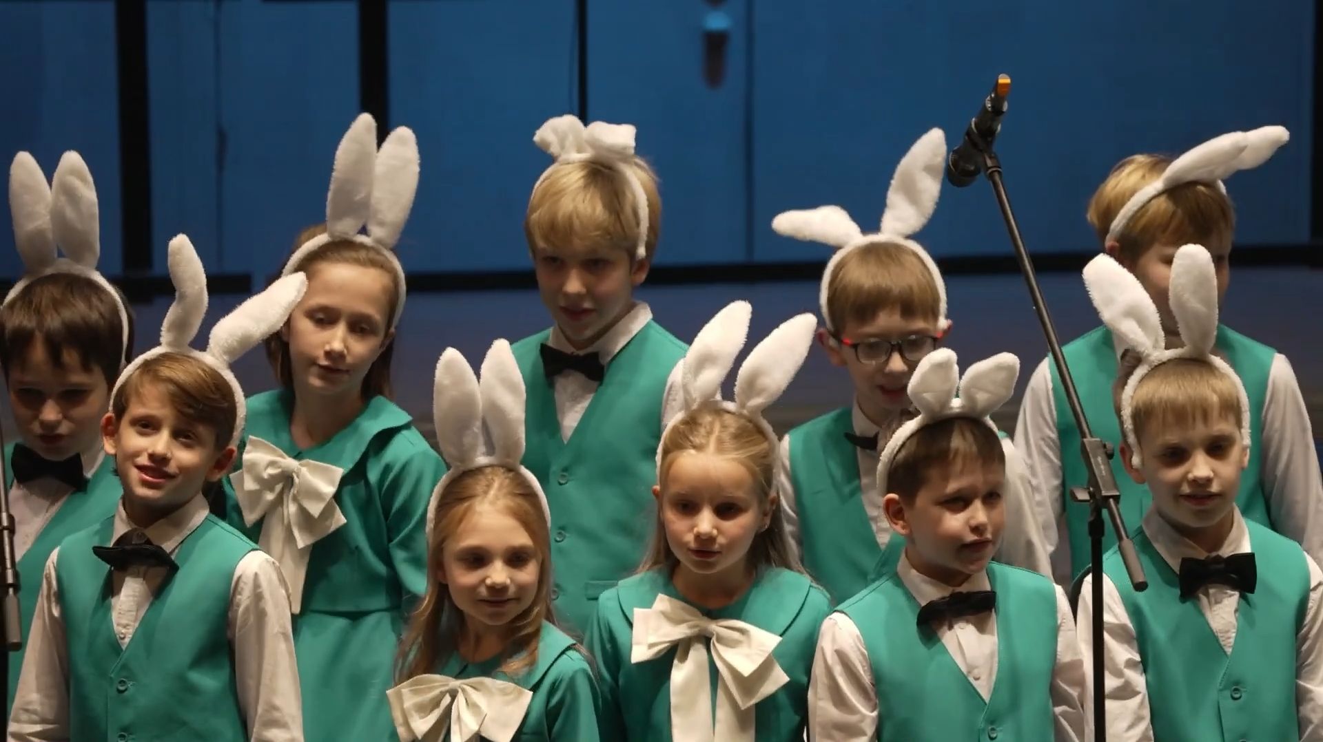 «ПЕСНЯ ПРО ЗАЙЦЕВ», Ансамбль имени Локтева. "SONG ABOUT HARES", Loktev Ensemble.