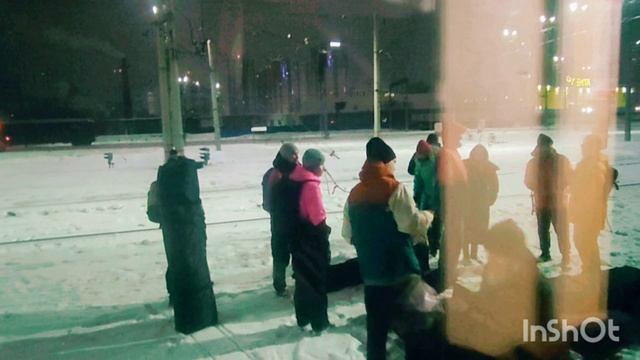 Группа горнолыжников ехали с Шерегеша прибыли в Екатеринбург.