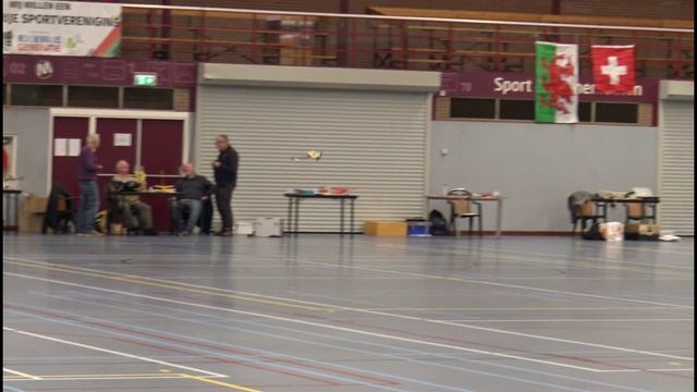 Зальные резиномоторные копии самолётов летают в помещении, авиамодельный класс F4D indoor scale