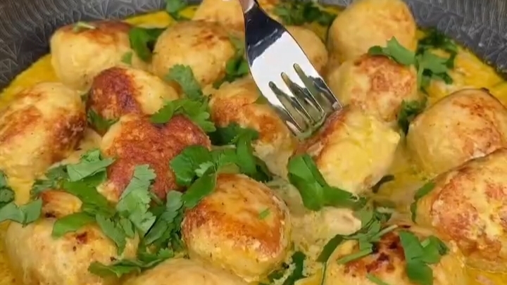 Куриные ТЕФТЕЛИ в сливочном соусе...🍗🧆😋