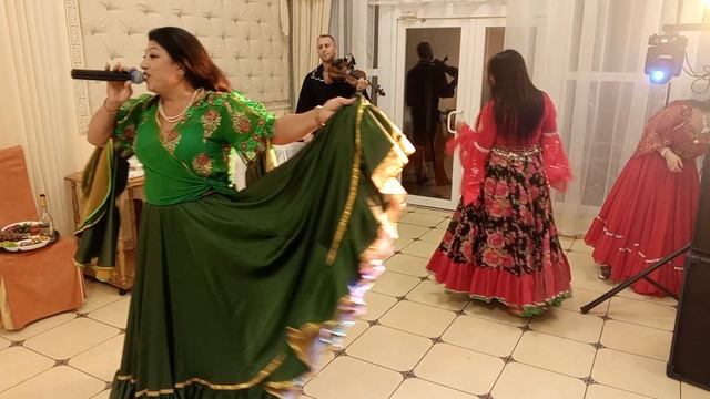 Луиза Жемчужная-мэ мангав дэвлес