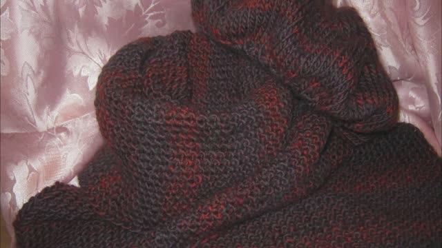 Шарф и шапка спицами