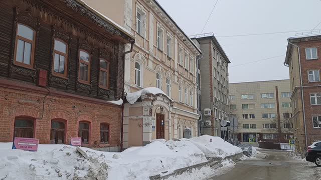 Уникальные старинные дома купцов в тихом центре Новосибирска.mp4
