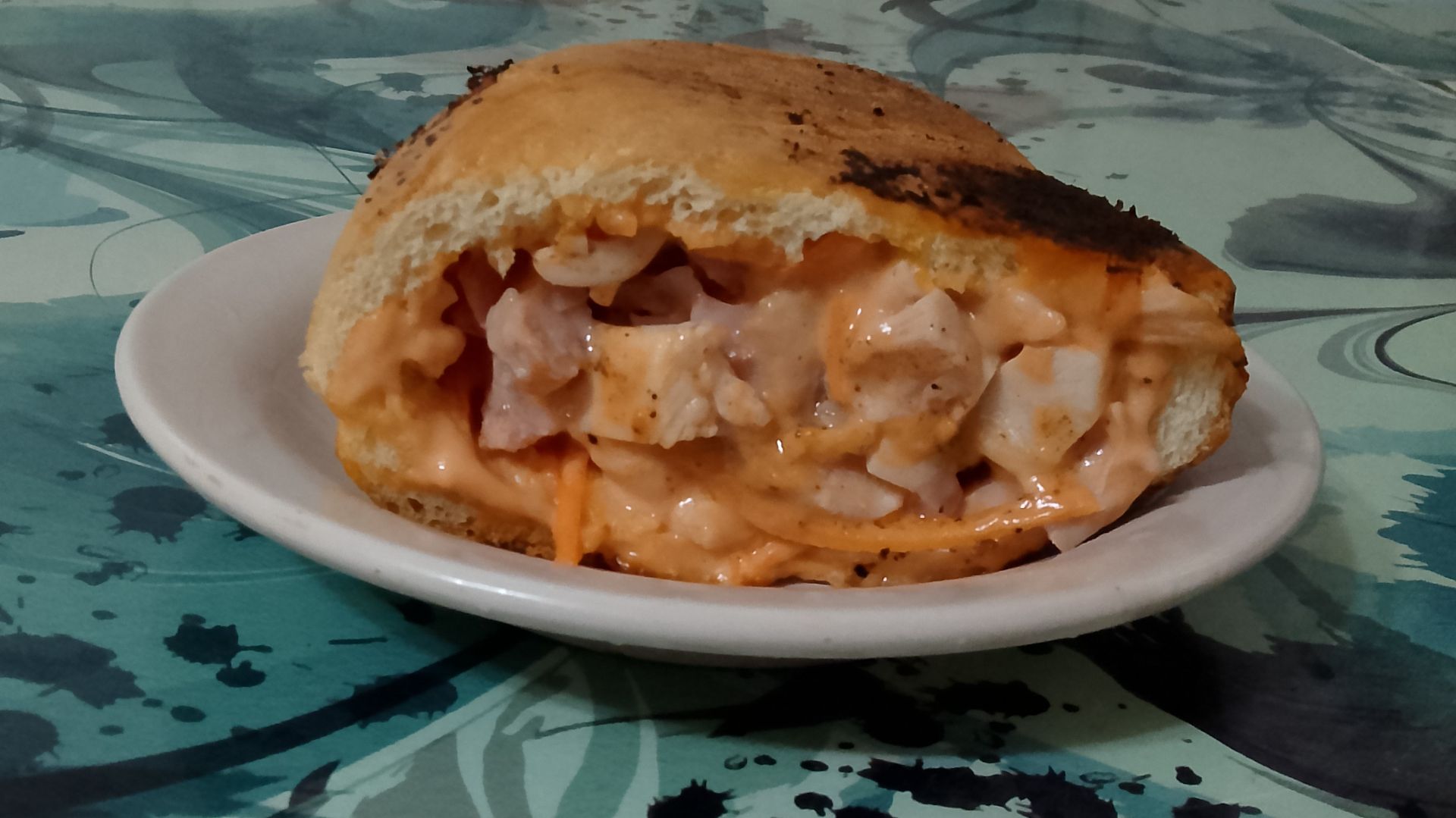 Шаурма в батоне.