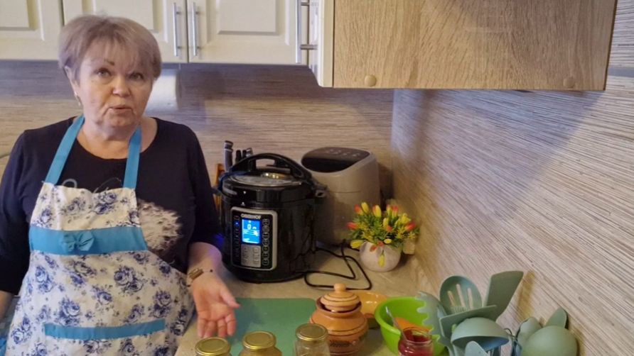 УБРАНО, ПОСТИРАНО, НО НЕ НАВАРЕНО. МНЕ КАЗАЛОСЬ ЧТО Я ГОТОВЛЮ ЩИ.