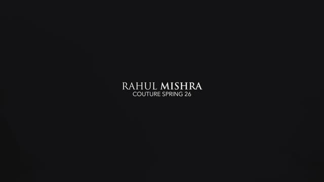Показ женской коллекции Rahul Mishra весна-лето 2026
