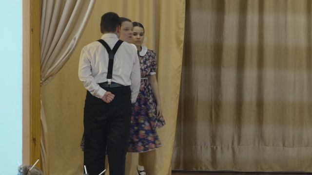 Ежегодный школьный конкурс-Танц-микс11-часть 1