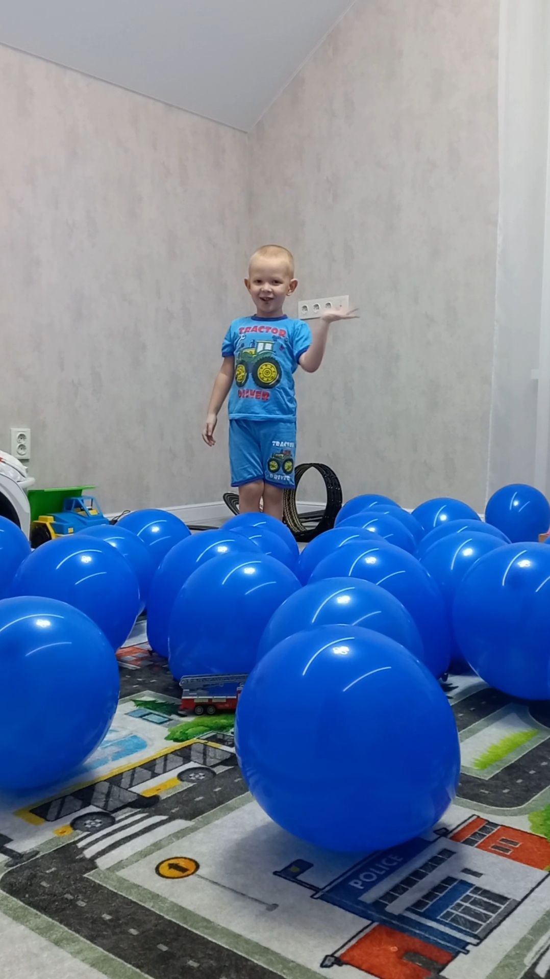 50 детских шариков, дети ищут игрушечные машинки с английской песенкой ку-ку
