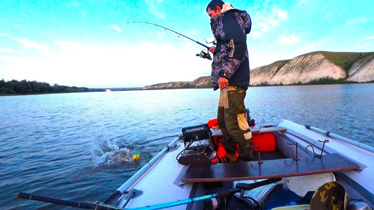 Рыбалка НА СОМА летом - на квок и донки