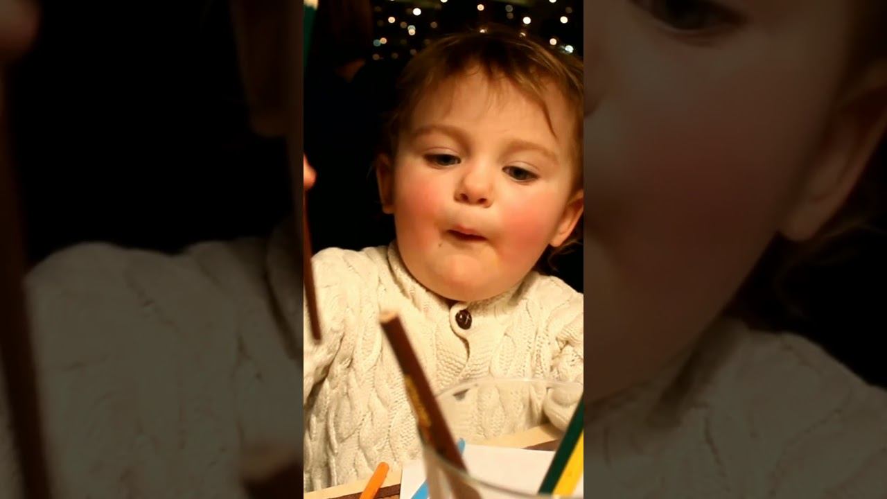 Заразительный смех малыша