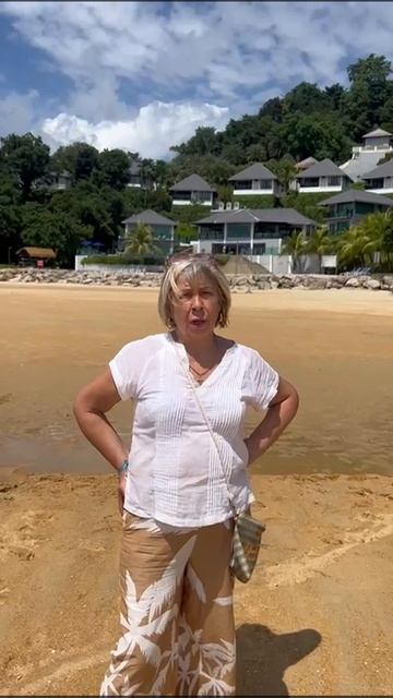 пляж отеля при сильном отливе