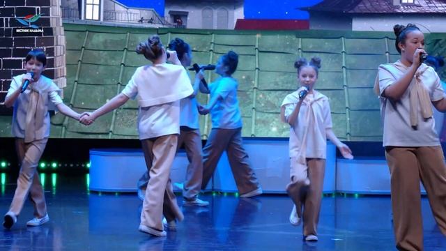 Народный коллектив вокальная студия «Шанс», вокальный ансамбль «Недетское время». «Танцы на крыше»