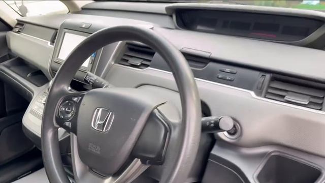 Honda Freed, не гибрид, но такой же практичный!