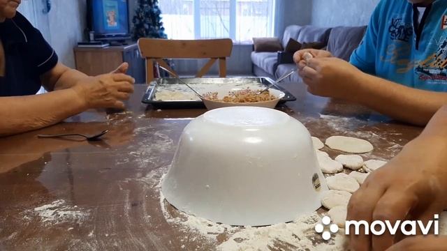 Похолодало. Вареники. Гуляем.