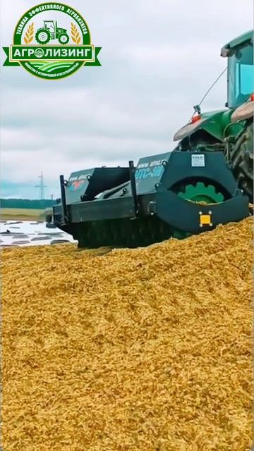 Каток-трамбовщик силосно-сенажной массы