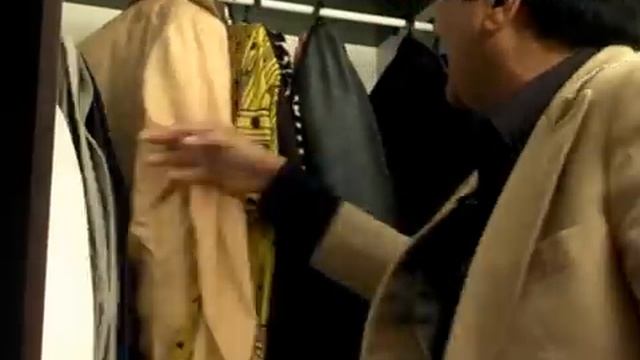 - Одеть нечего