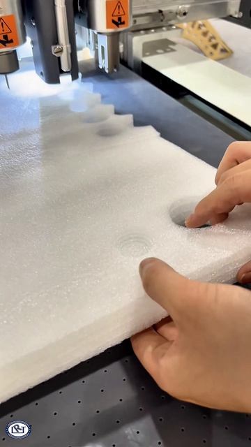 Резка вспененного полиэтилена на станке RUK MTC 2516