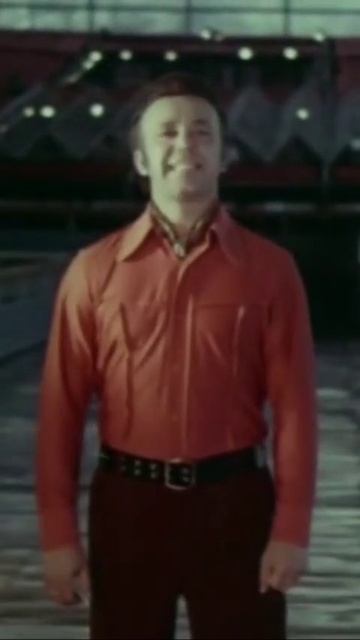 Иосиф Кобзон - Не расстанусь с комсомолом буду вечно молодым.