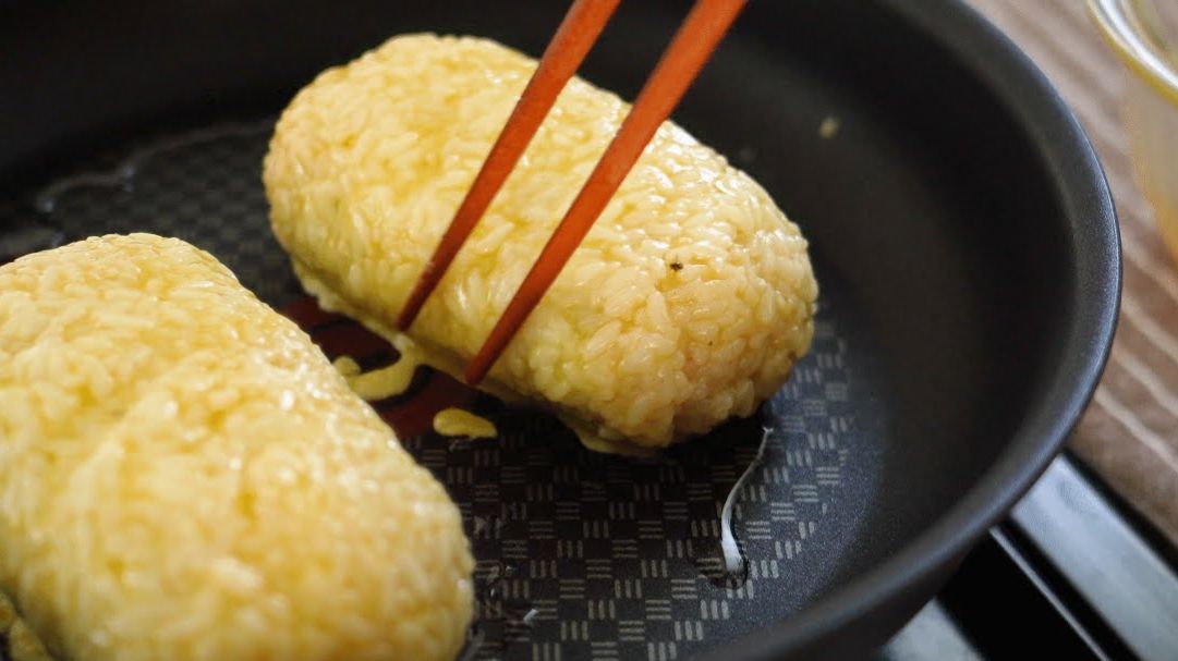 Золотое рисовое яйцо онигири | Рецепт | Еда мира | World Food