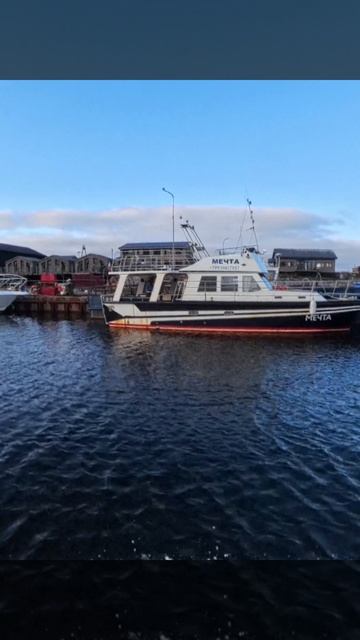 Вид на село Териберка с реки Териберка