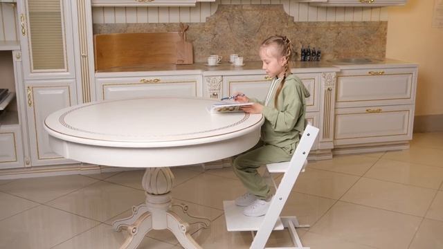 Съемка производства детских растущих стульев от студии DariProduction