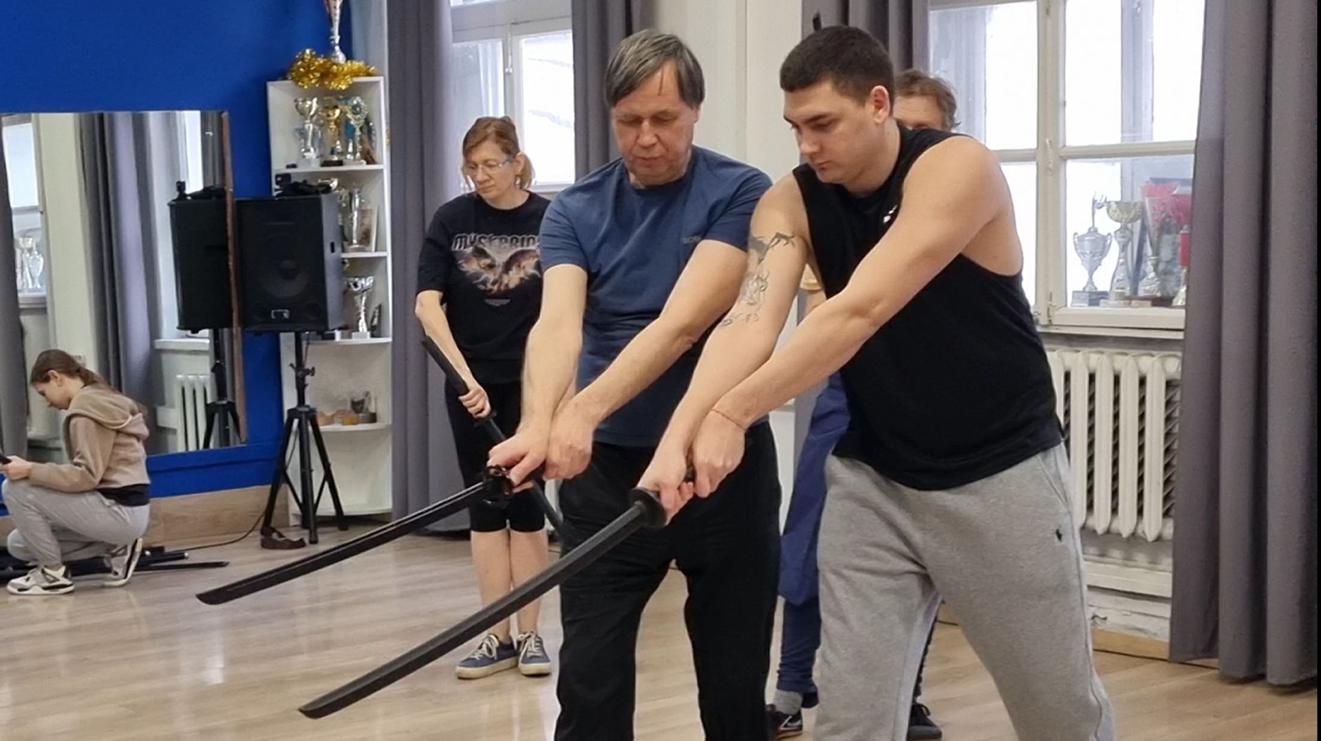 Урок баттодо - выхват катаны и нанесение удара противнику в голову в школе кендзюцу Katana Club