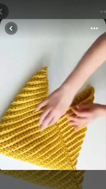 Нашла на пинтересте очень простой способ связать сумку