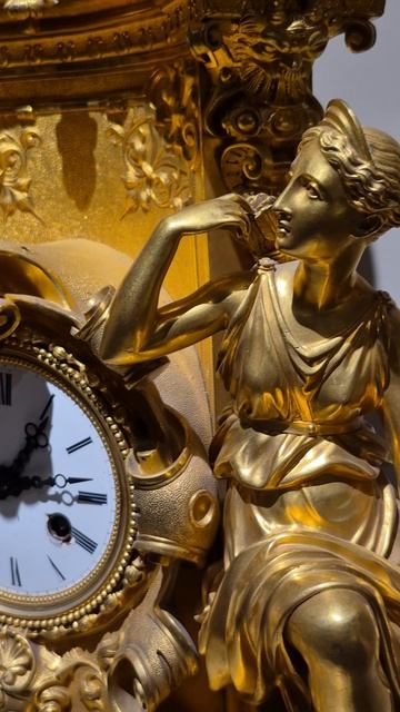 Эрмитаж Урал. Часы французских бронзовщиков Суайе и Анж.