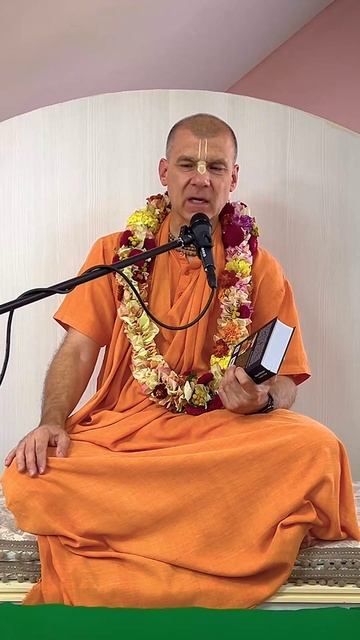 Второе издание книги "Поэзия Бхагавад-Гиты". В чём отличие от первого?