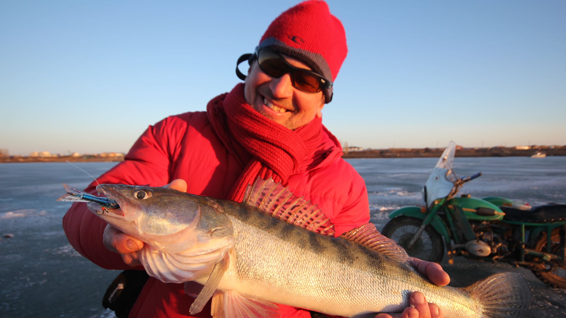 Зимний судак на Енотаевке 2016 г.