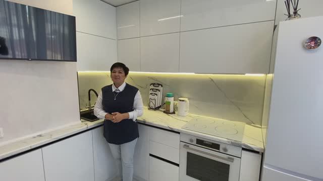 Кухня в панельном доме серии П-44 | Кухня белый глянец | Расположение техники на кухне