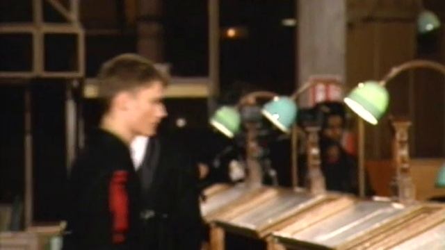 Показ мужской коллекции Dries Van Noten осень-зима 1999-2000