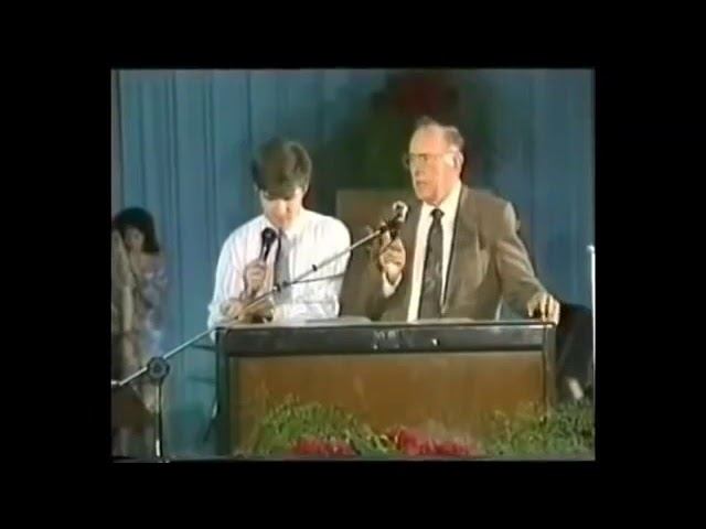 Дерек Принс - совместная молитва освобождения