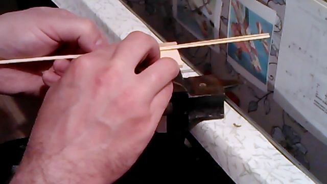 №7- Нарезал рейки для нервюр киля и стабилизатора.