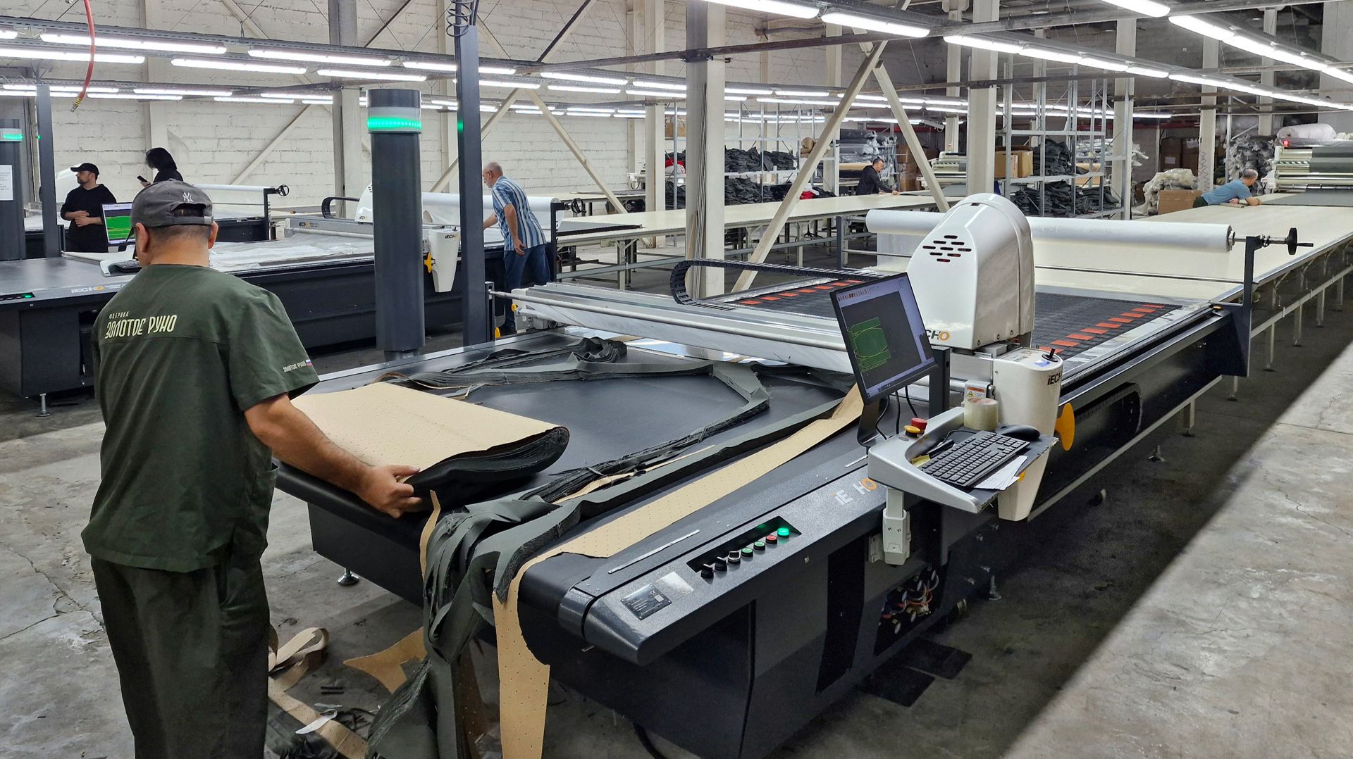 Пять комплексов для раскроя настила iECHO GLS на фабрике "Золотое Руно"!