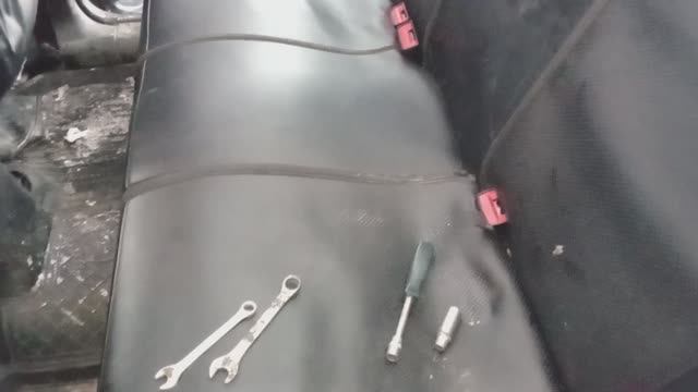 Снятие задних сидений на ниве Шевроле