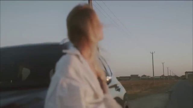 Armin Van Buuren ft Davina Michelle - HOLD ON - ( KRM Remix)(2022).720p.[60fps]