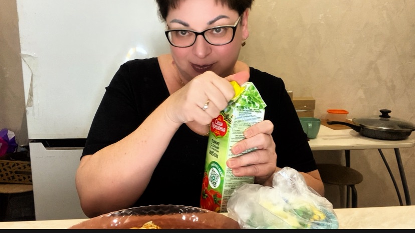 По комментариям 😉Где найти информацию ⁉️И почему у меня ЛИЦО до сих пор ТОЛСТОЕ⁉️🤣🤣🤣/Ем и худею