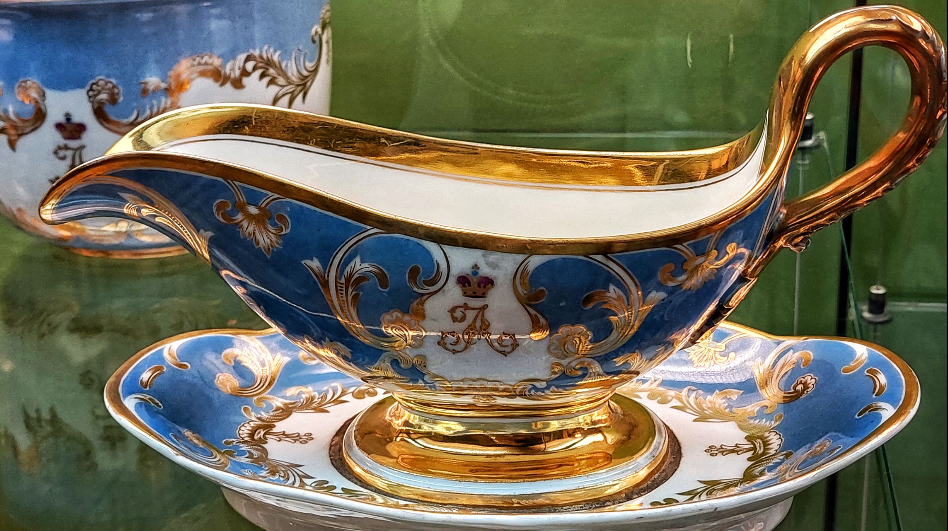 Для тех, кто любит старинный фарфор 👉 "Русские императорские сервизы"